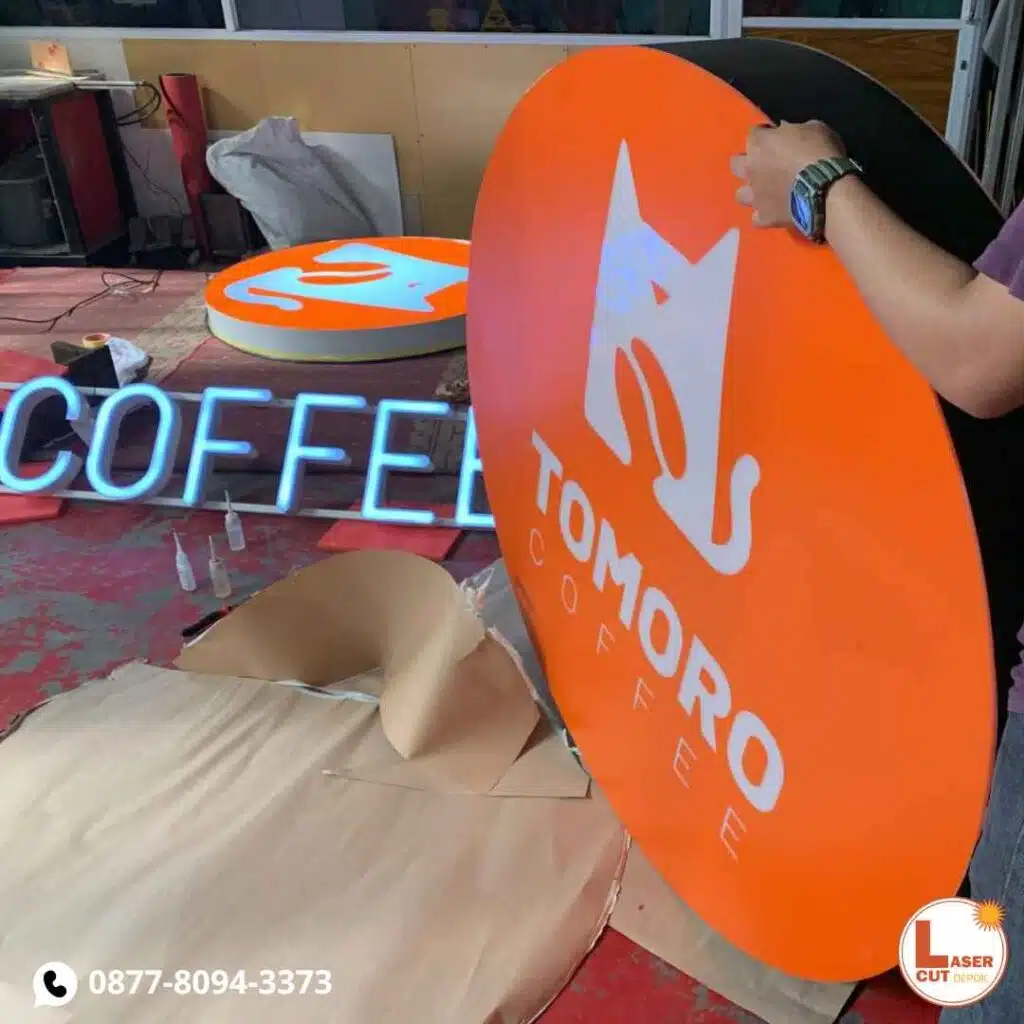 Jasa Pembuatan Neon Box Custom di Kota Depok